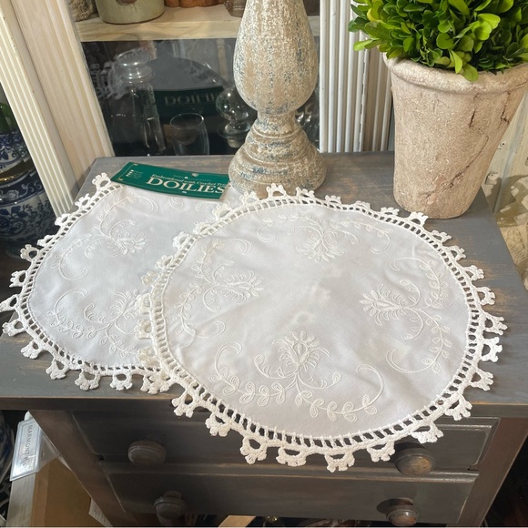 Accents | Vintage Natural White Embroidered Cotton Lace Round Table 11 ...